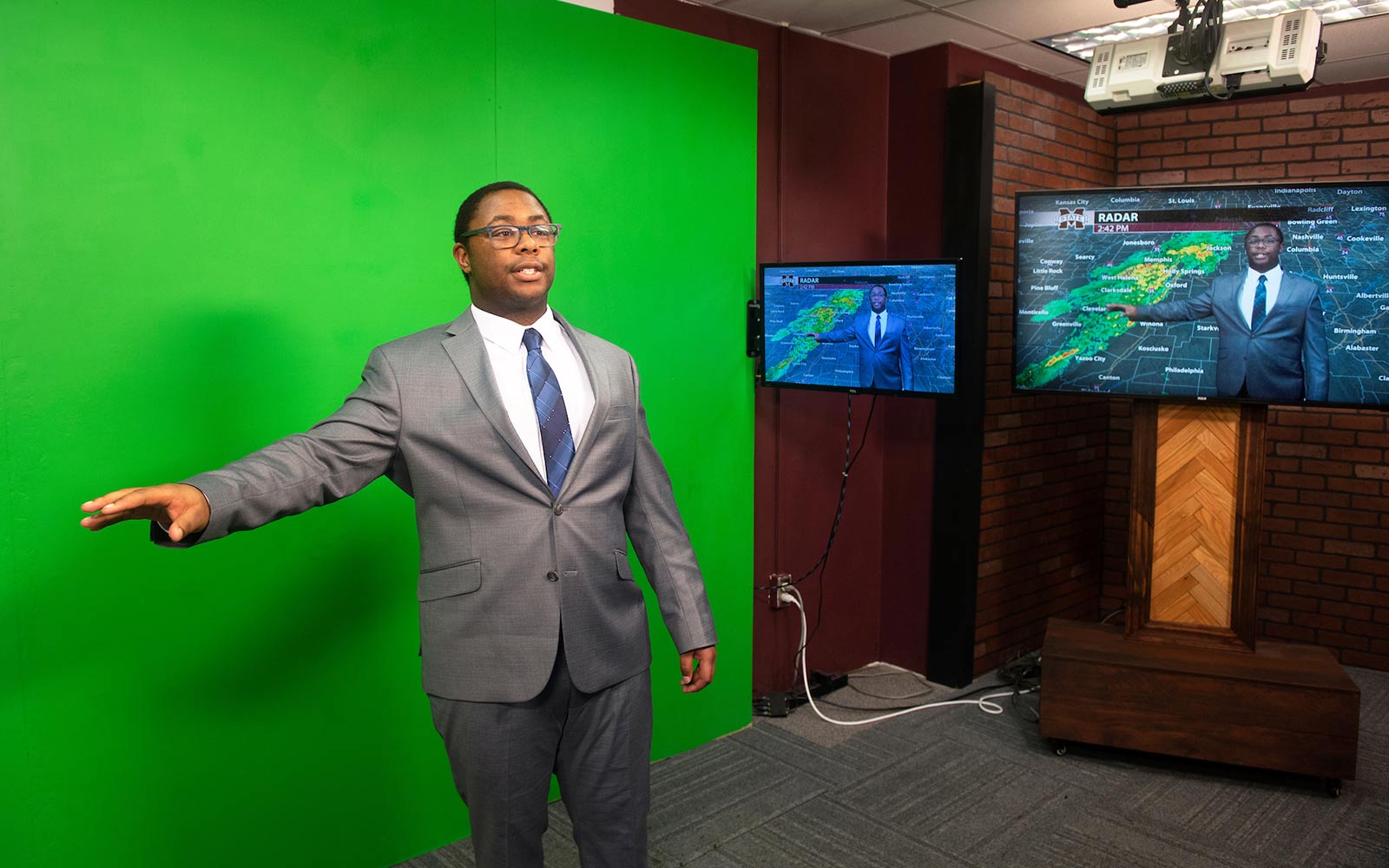 FOX Weather establishes scholarship for MSU meteorology students ...