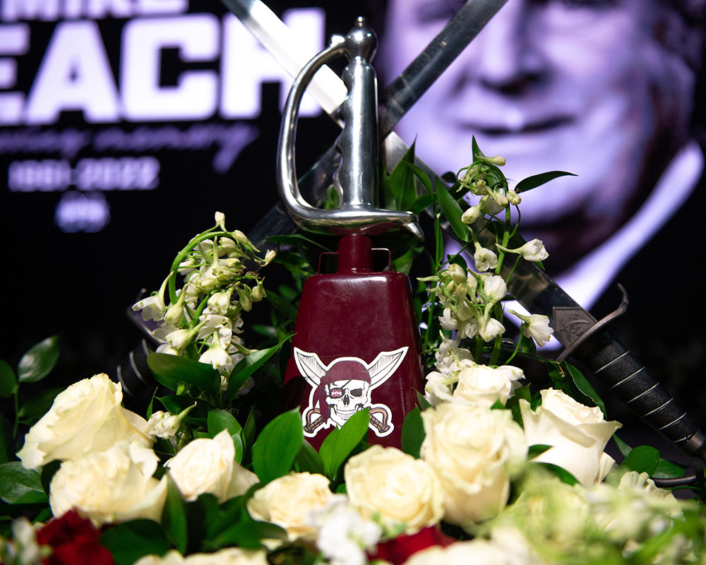 Thousands gather to honor Mike Leach at MSU memorial service ...