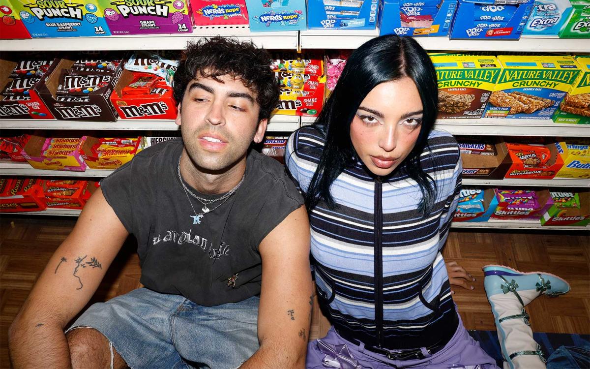 Sibling duo Between Friends brings alt-pop to concert sponsored by MSU ...